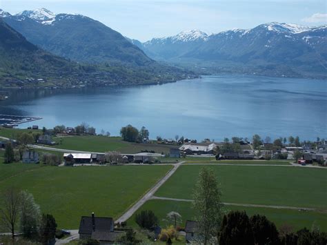 The Town Of Rosendal On Hardanger Fjord In Norway [oc] [4608 X 3456