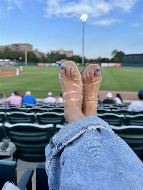 V I P S Feet