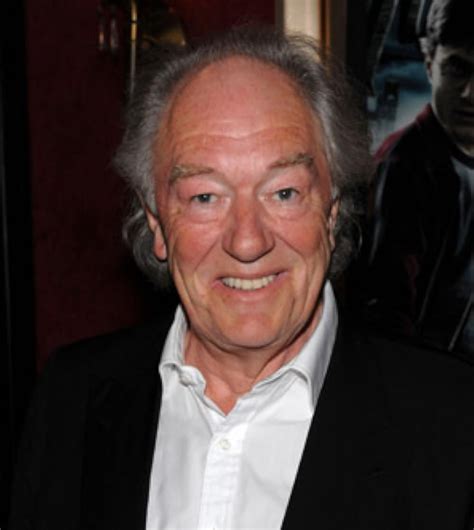 더쿠 해리포터 덤블도어로 유명한 배우 마이클 갬본 사망