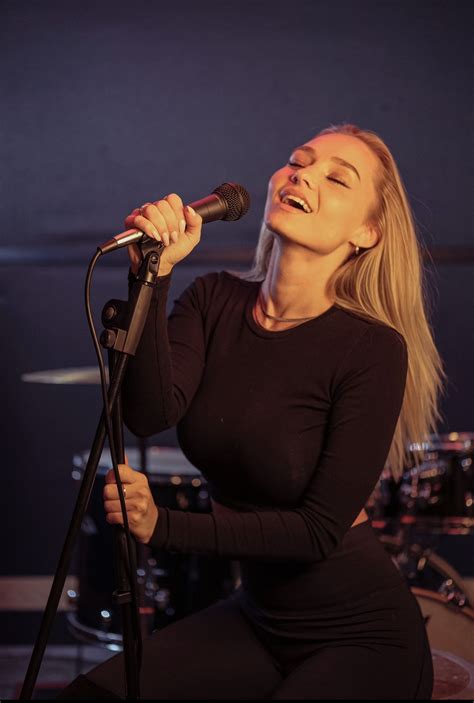 Live — Christina Sofina