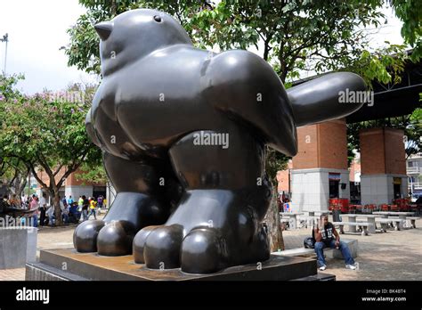Fernando Botero In Colombian Museums Fernando Botero Sculpture Xaky