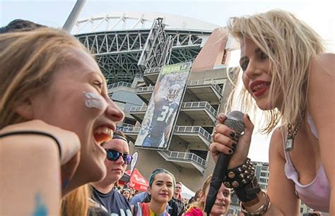 Barb Wire Dolls Premiere If I Fall A Song Written About Depression And Suicide Listen