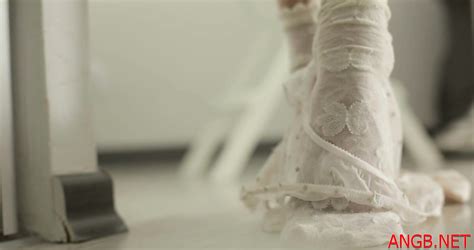 Hot Tempered Nymph Jenna Inserts A Sex Toy In Her Cuchy Eporner