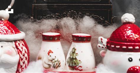 산타클로스와 눈사람이 있는 크리스마스 장면 사진 Unsplash의 무료 테헤란 이미지