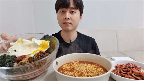 열무비빔밥에 라면 한그릇 사이드메뉴로는 훈제오리고기 먹어봤습니다mukbang Youtube