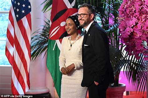 Joe And Jill Biden Welcome Kenyas President And Wife To State Dinner