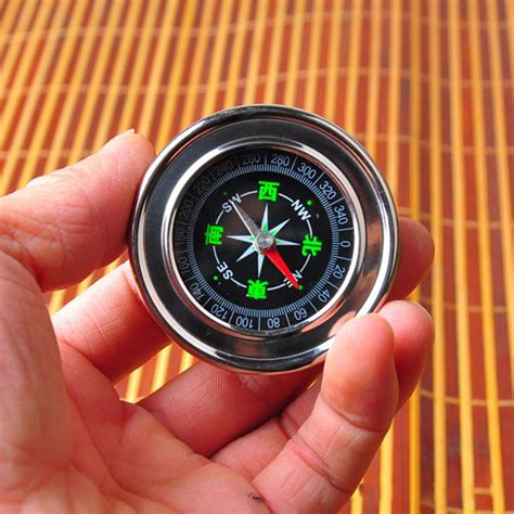 指南针东西南北 东西南北指南针 大山谷图库