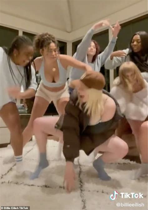 Could Someone Tell Me Whats The Name Of The 2nd Girl From The Left