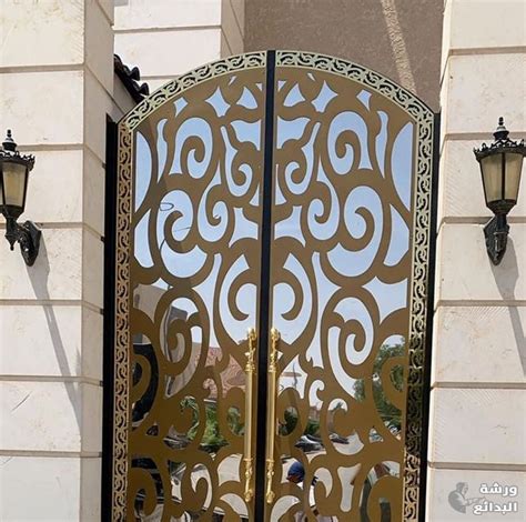 باب خارجي ليزر