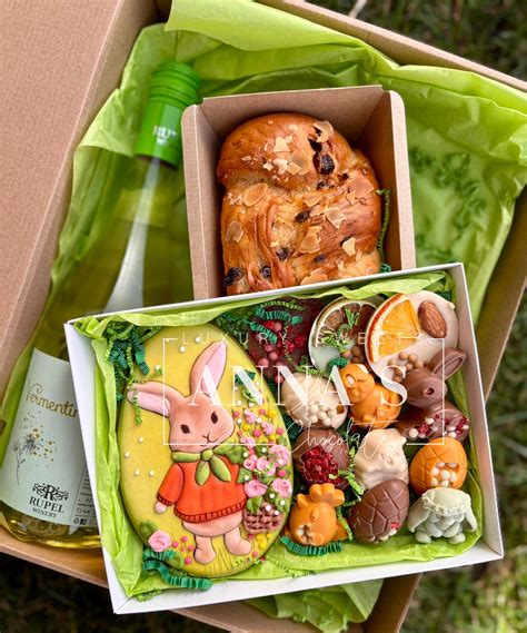 🌸 Великденска магия в кутия 🌸 Тази година Великден ще бъде още по сладък пъстър и незабравим