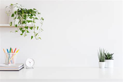 집에서 작업 공간 빈 책상 세련되고 최소한의 홈 오피스 작업장 책상에 대한 스톡 사진 및 기타 이미지 책상 탁자 홈스쿨링 Istock