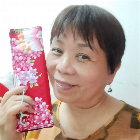 慕蘭 Heart 早安，富足不在擁有，而是出於感謝。時常感謝，能幫助我們感受到天父的愛，使領受到祂的恩慈與良善旨意的你我，得以享受神所賜下的豐富福樂。 【聖經中的祝福】 要常常喜樂，不