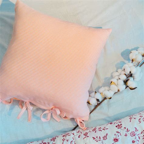 Подушка «Розовые полоски» в интернет-магазине Ярмарка Мастеров по цене ...