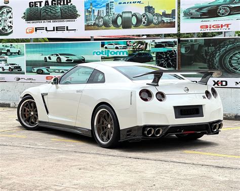 Nissan Gt R R35 White Work Gnosis Ae201 Wheel Front
