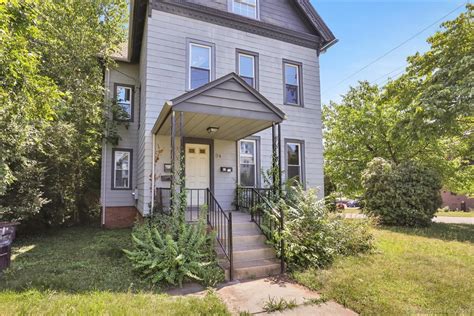 94 Bassett St Unit 2nd Floor New Britain Ct 06051 Room For Rent In