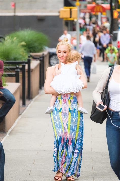 Nikki Dinki S Feet I Piedi Di Nikki Dinki Celebrities Feet