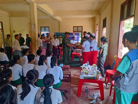 ရခိုင်ပြည်နယ်အတွင်း ဆိုင်ကလုန်မုန်တိုင်း မိုခါ တိုက်ခတ်မှုကြောင့် ပျက်စီးမှုများ ဖြစ်ပေါ်ခဲ့သည့