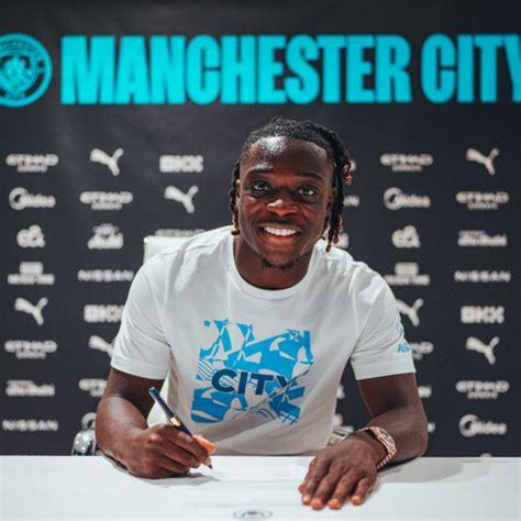 오피셜 맨시티 스피드 스타 도쿠 품었다 5년 계약등번호 11번