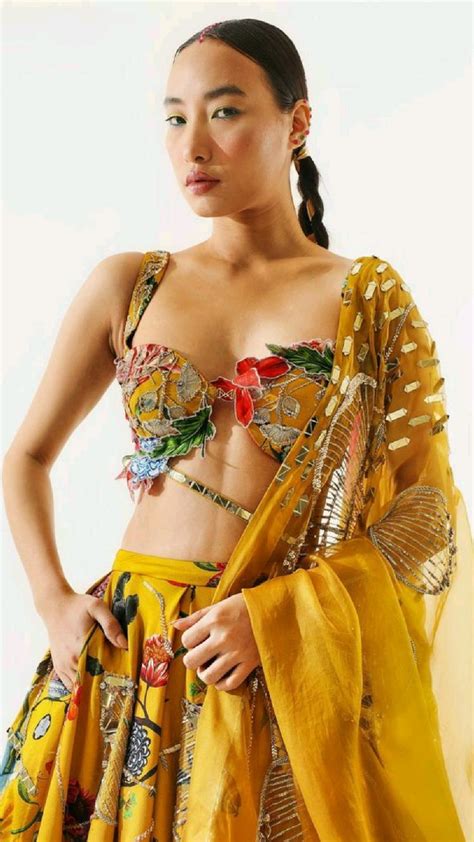 Trendy Sexy Blouse Design For A Bold And Glamorous Look