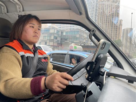 夺“全省第一”的女货车司机：以“霸得蛮”的勤劳奔波筑起“小窝” 民生 长沙晚报网