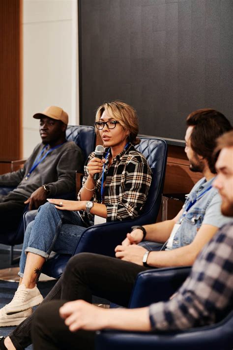 How To Become A Panelist — The Speaker Lab