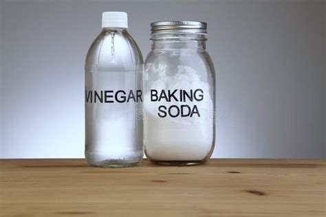 Baking Soda With Vinegar Stock Image Image Of Sodium 119736117