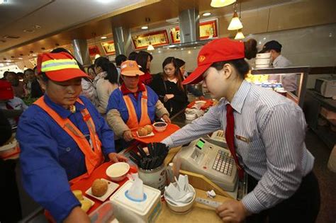 免费早餐温暖环卫工人