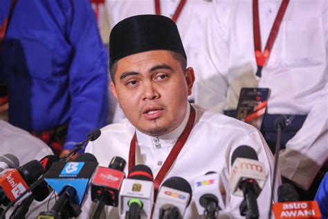 Umno Youth Chief Chides Bersatu Rebels For Switching Seats Says Should