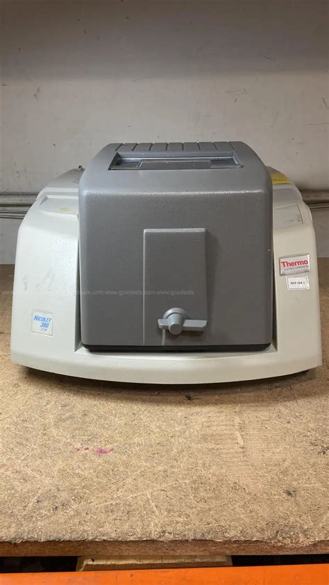 Thermo Scientific Nicolet 380 Ft Ir Laboratory Medical Spectrometer