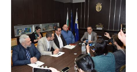 Програмата на кмета Бургас привлича младите и работещите хора