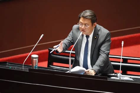 罷免戰開打！黃暐瀚預言6藍委恐通過二階 「這人」更危險到爆炸 政治快訊 要聞 Nownews今日新聞