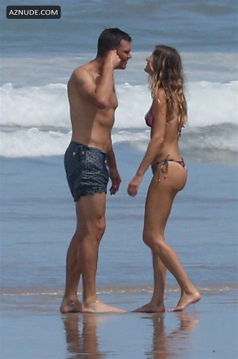 Gisele Bundchen Sexy During Her Costa Rican Vacation With Husband Tom Brady AZNude