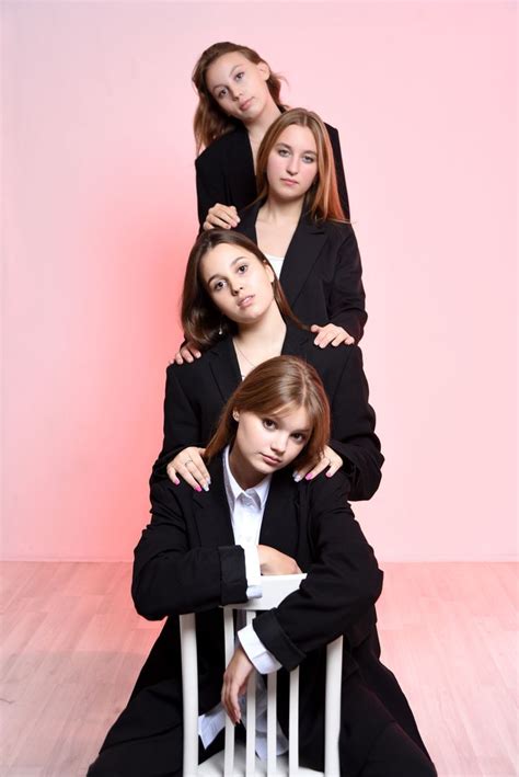 Съемка в студии Групповой портрет Портретные позы выпускников Фотосессия Фотография выпускника