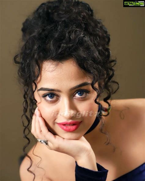 Apsara Rani Instagram Happy Sunday Guys ️🥰 Gethu Cinema