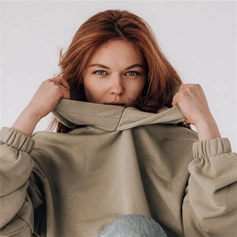 What Are The Benefits Of Wearing Oversized Hoodies