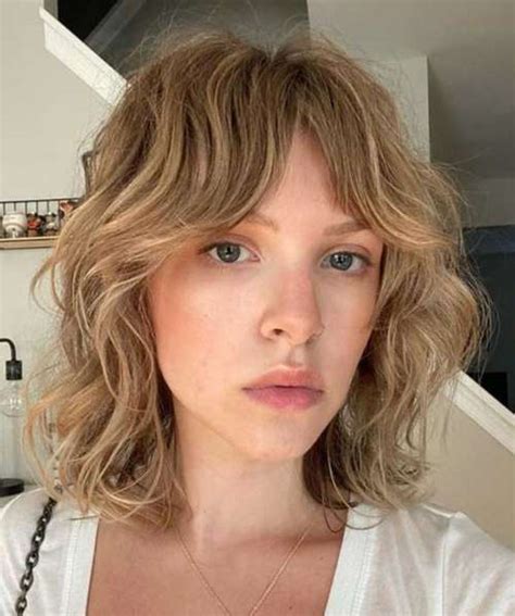 Модерни прически с бретон 2024 Пикси френски бретон микси бикси шикси За Жената