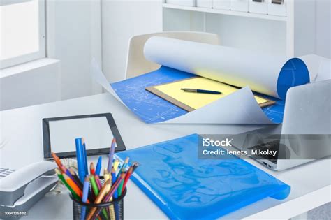 작업 영역 프레 젠 테이 션 이랑 데스크톱 컴퓨터 및 오피스 지원 공란에 대한 스톡 사진 및 기타 이미지 공란 노트북 데스크탑 컴퓨터 Istock