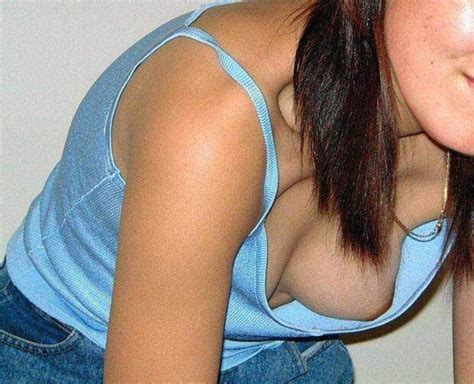 Great Look At A Nice Hooter In A Candid Downblouse Sagoth
