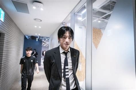 강동훈 감독 어제 밴픽 회의 오래 했고 경기장에서도 좀 수정했다 상대 조합 누구나 어느 정도 예상할 만했다 롤