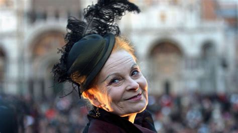 Почина легендарната модна дизайнерка Вивиан Уестууд Общество Светът Новините на Nova Nova Bg