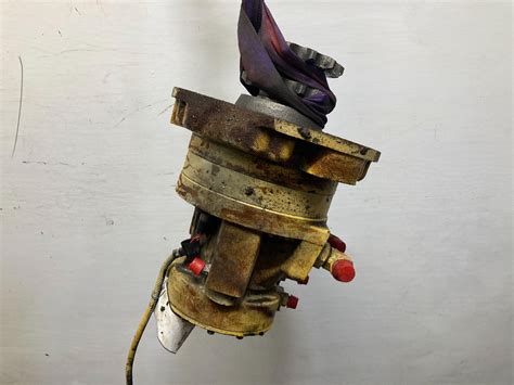 At445987 John Deere 332d Hydraulic Motor For Sale
