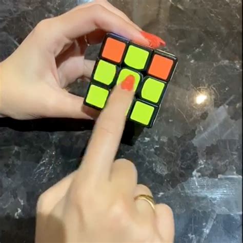 Rubiks Cube Flip Kizavo