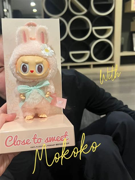 20 ไอเดียยอดนิยมเกี่ยวกับ Labubu Mokoko Close To Sweet ในปี 2024