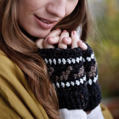 Митенки крючком: схемы и описание, узоры, видео для начинающих