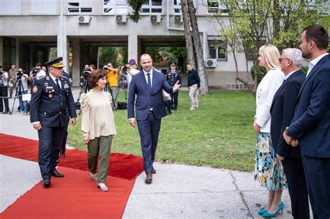 Претседателката Сиљановска Давкова го посети Генералштабот на Армијата и Министерството за одбрана