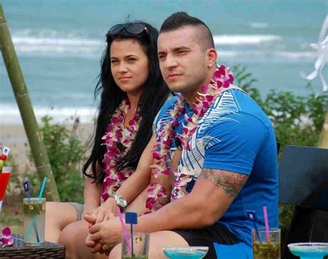 Sex La “insula Iubirii” O Protagonistă A Show Ului îşi înşală Iubitul Foto Exclusiv