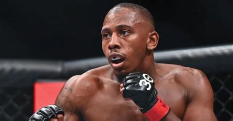 Taylor Lapilus Réagit à Sa Défaite Face à Farid Basharat Arts Martiaux Mixtes