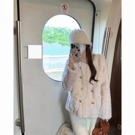예거조아 가을자켓겨울신상 노카라 퍼가디건 루즈핏 플러시 화이트 털니트 숏자켓 털자켓 퍼자켓 앙고라 복슬복슬 도톰 따듯 더블
