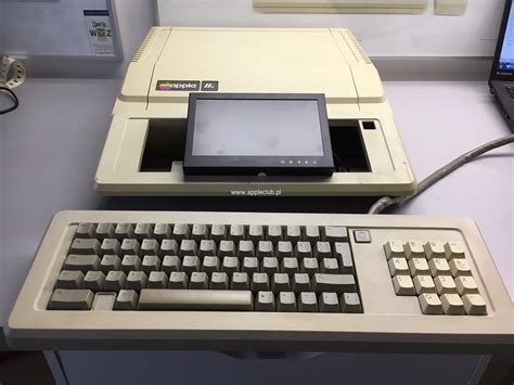 Apple Iie External Keyboard Weird Thing Never Trust A Computer You