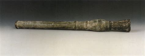 明初火铳多为铜铸身管短前装填火绳发火无瞄准装置数量较元代增多图为明洪武十年铜铳 军事史